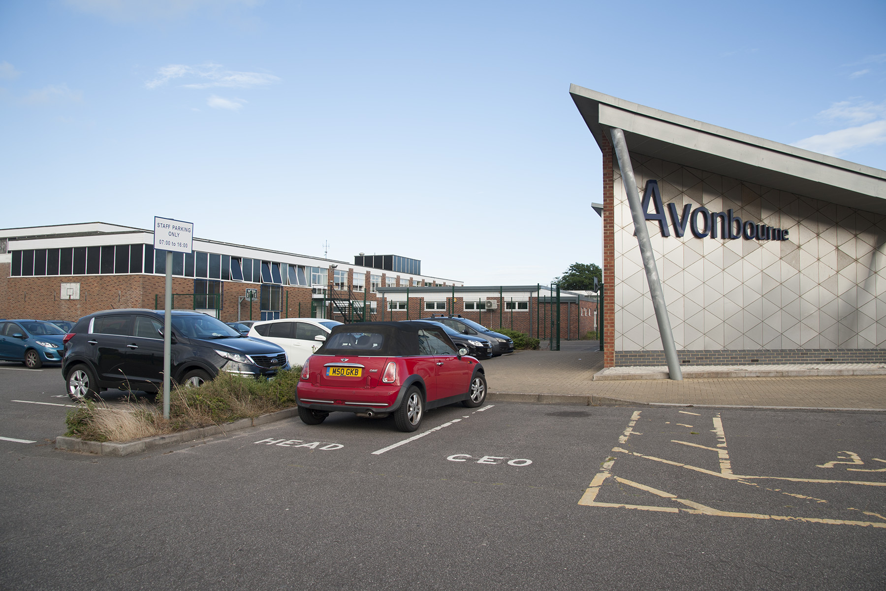Avonbourne Academy – girls section. – Flukey Feathers Badminton Club